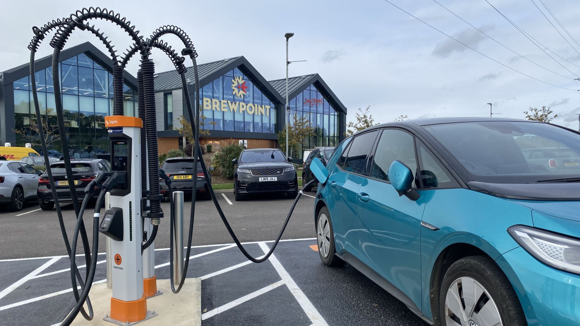 Which electric car charging networks operate in the UK?
