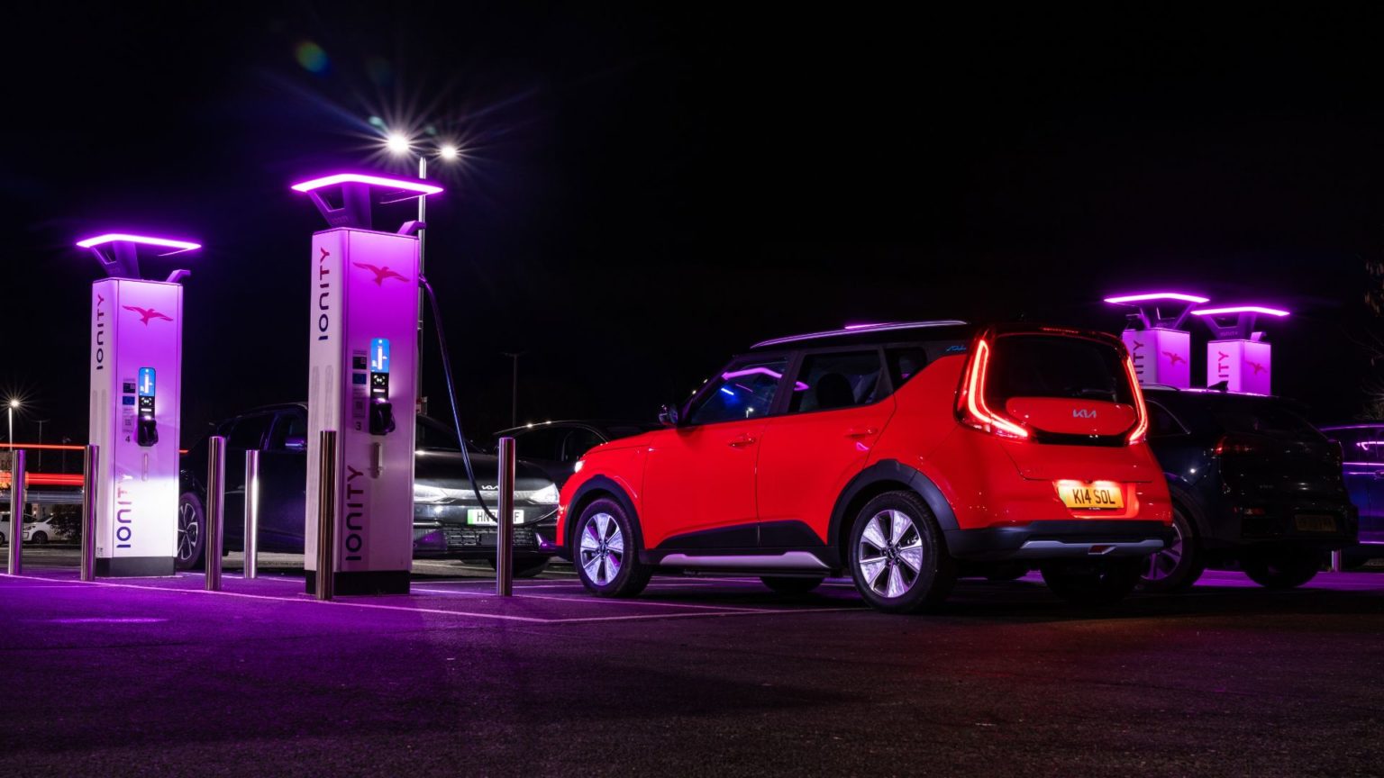 Slow, fast and rapid: electric car charging speeds explained