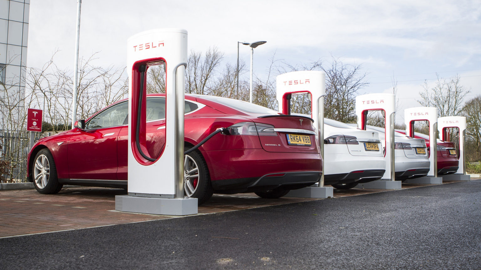How do you drive an electric car?